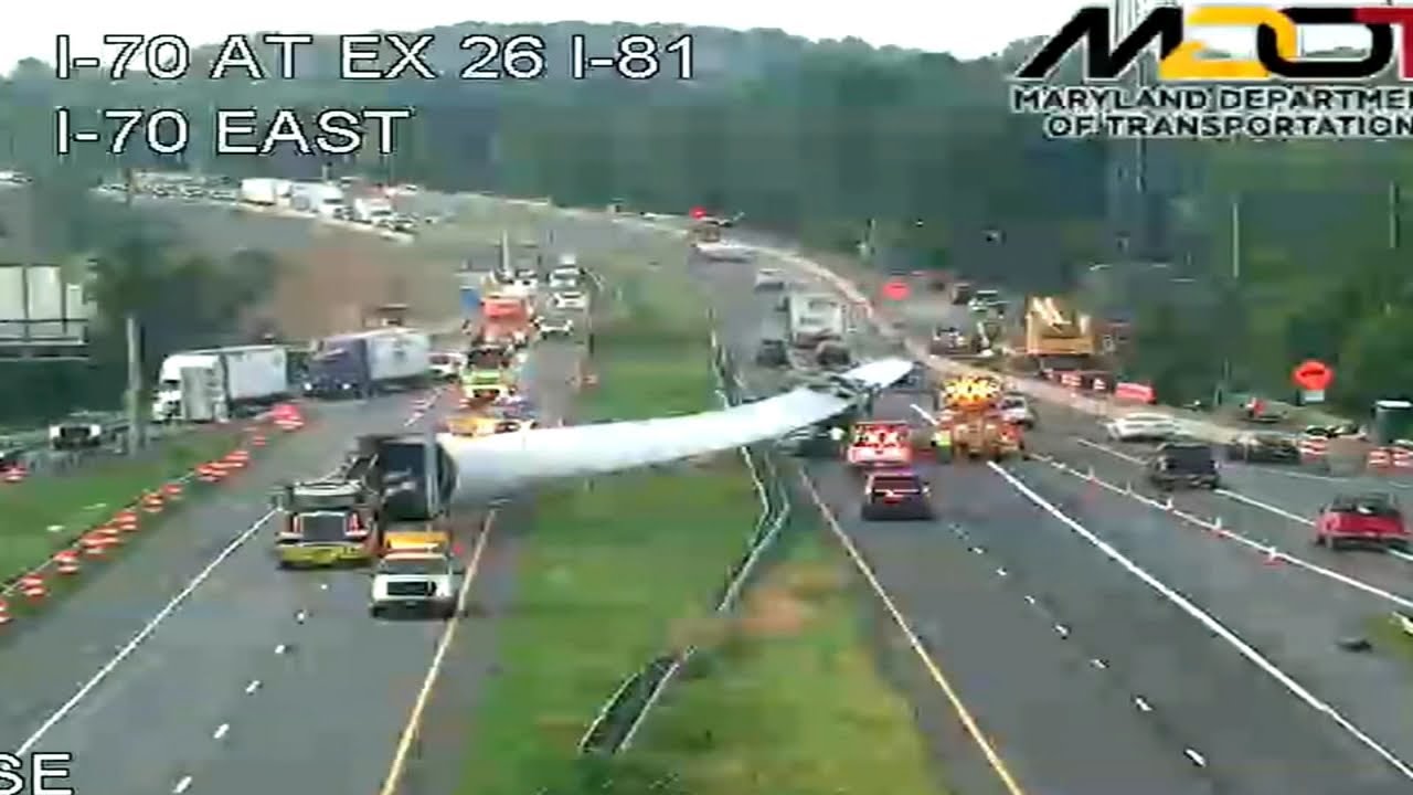Wind turbine blade slides off semi, shuts down highway | VIDEO - YouTube