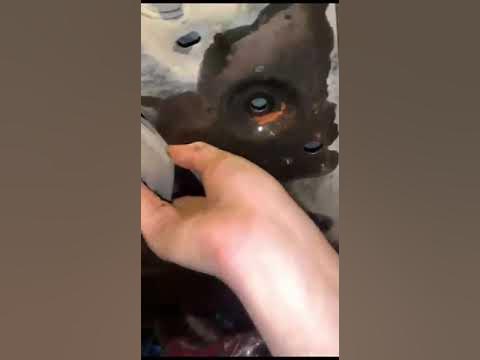 Замена задней подушки двигателя(гитары) Ниссан тиида #nissan #tiida # ...