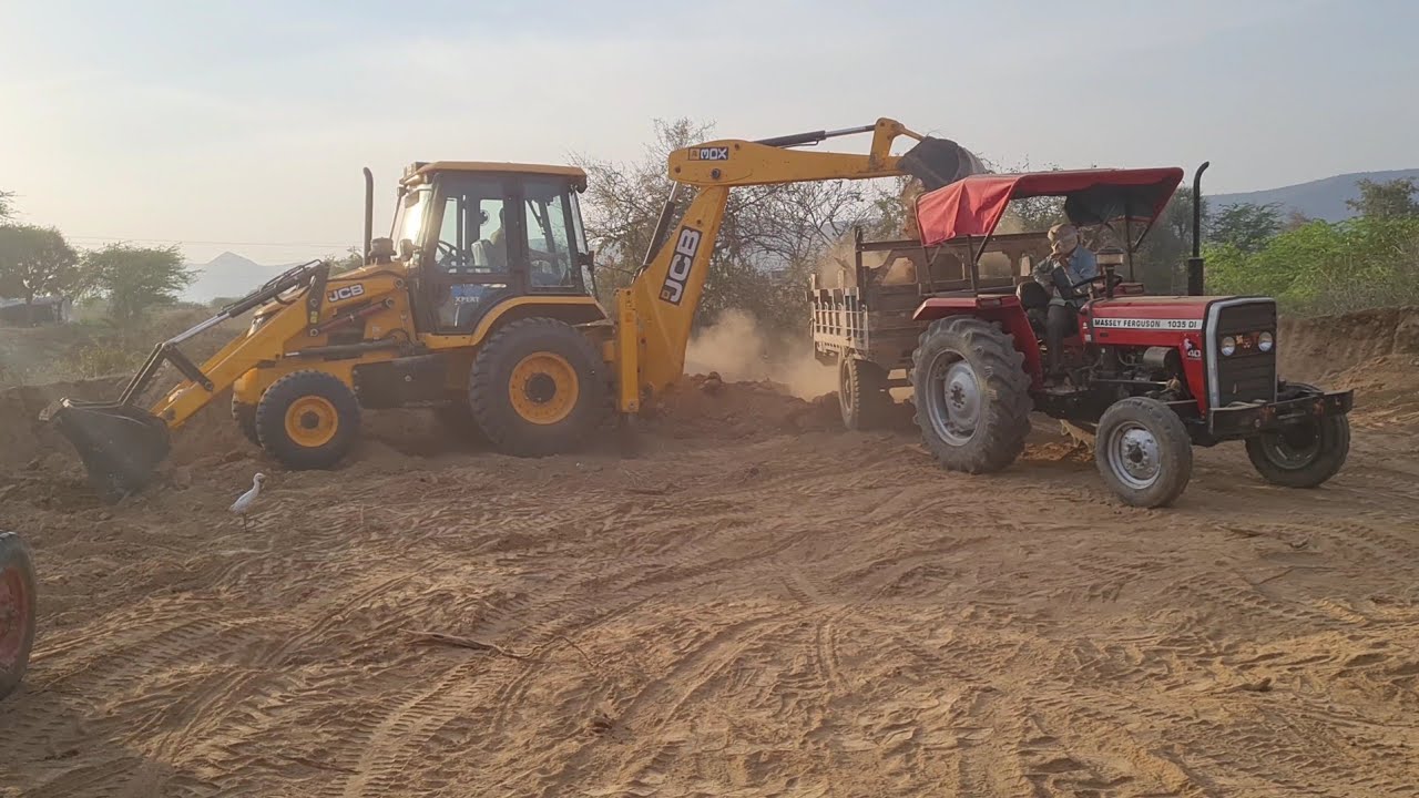 MUD TROLLEY UNLOADING WITH 2 TRACTOR FARMTRAC AND MASSEY || गड्ढे को ...