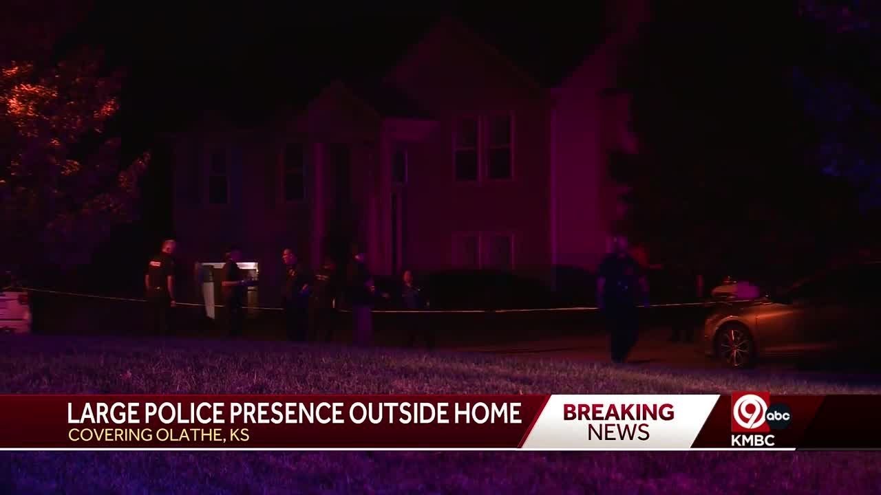 Large police presence outside of house in Olathe - YouTube