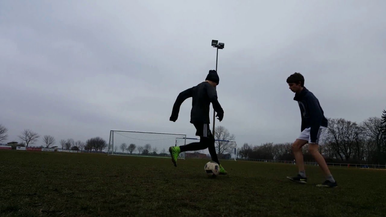 Shot/Skills/Dribbling/Crossbar (2016) TeamKickerz - YouTube