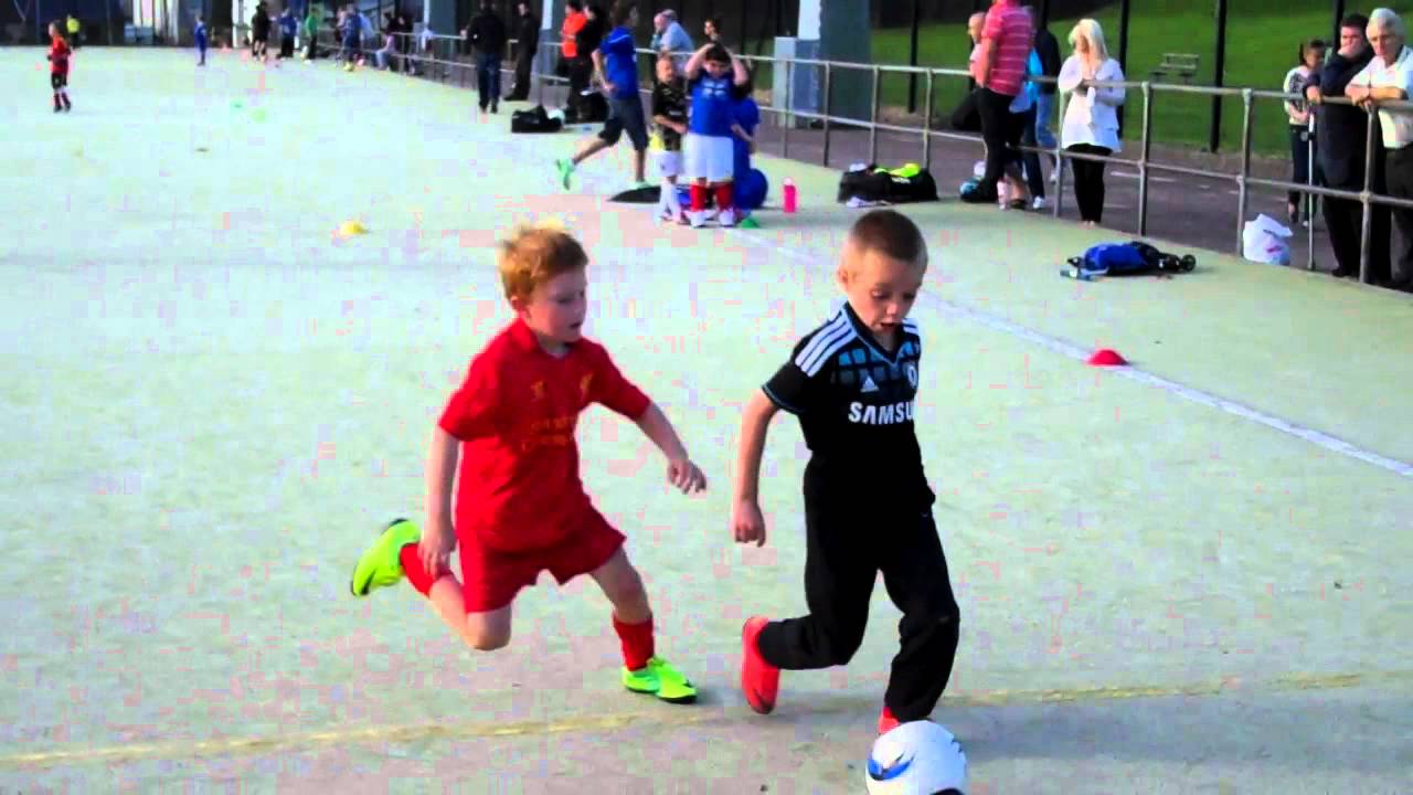 Ton & Gelli Boys and Girls Club Under 7's 2012/2013-JC v Niall - YouTube