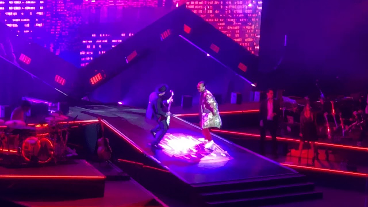 Maluma - El Prestamo en vivo - YouTube