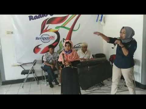 NENG DINI KAUL DINA ACARA HUT RADIO BENPAS SUBANG KE 54. - YouTube