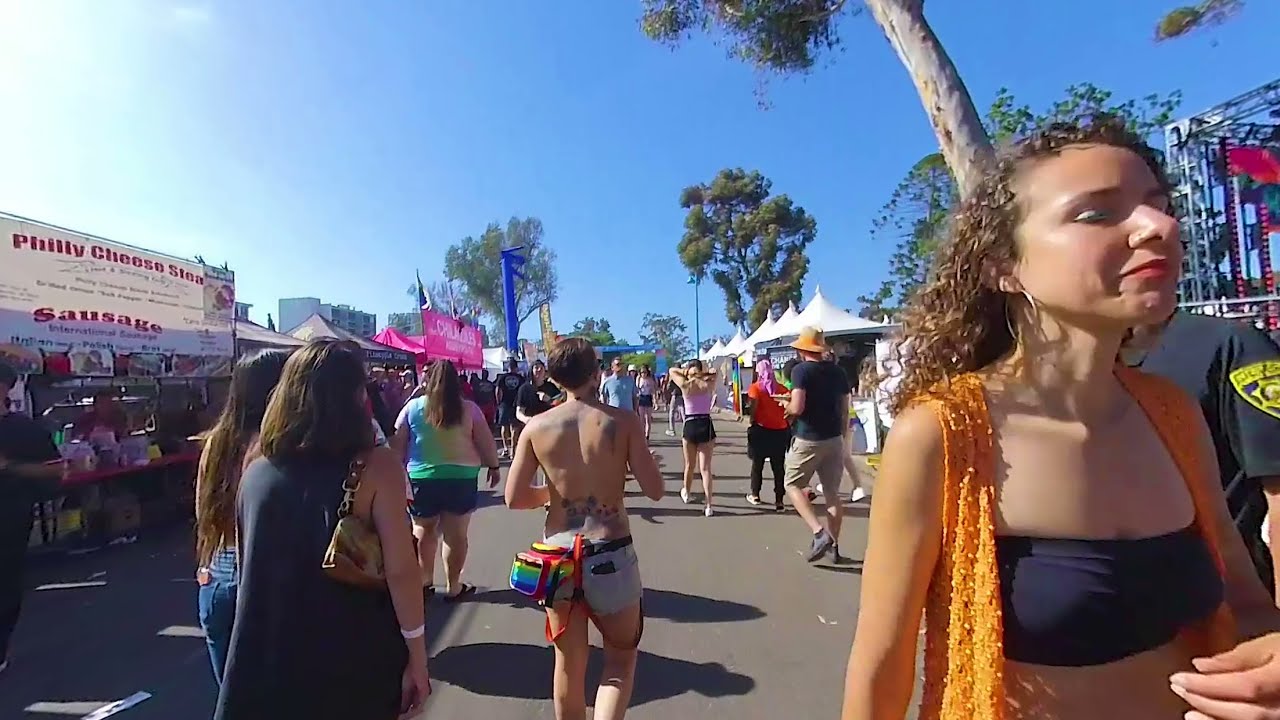 5K VR180 HOW TO HAVE FUN AND CELEBRATE PRIDE PARADE BY TWERKING | Happy ...