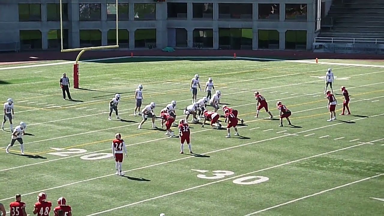 Carabins de Montreal QB Jonathan Sénécal throws a 37-yard pass to ...