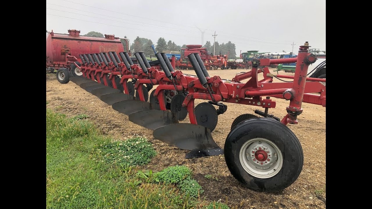 IHC 800 10-Bottom Plow in Excellent Condition For Sale on Labor Day ...