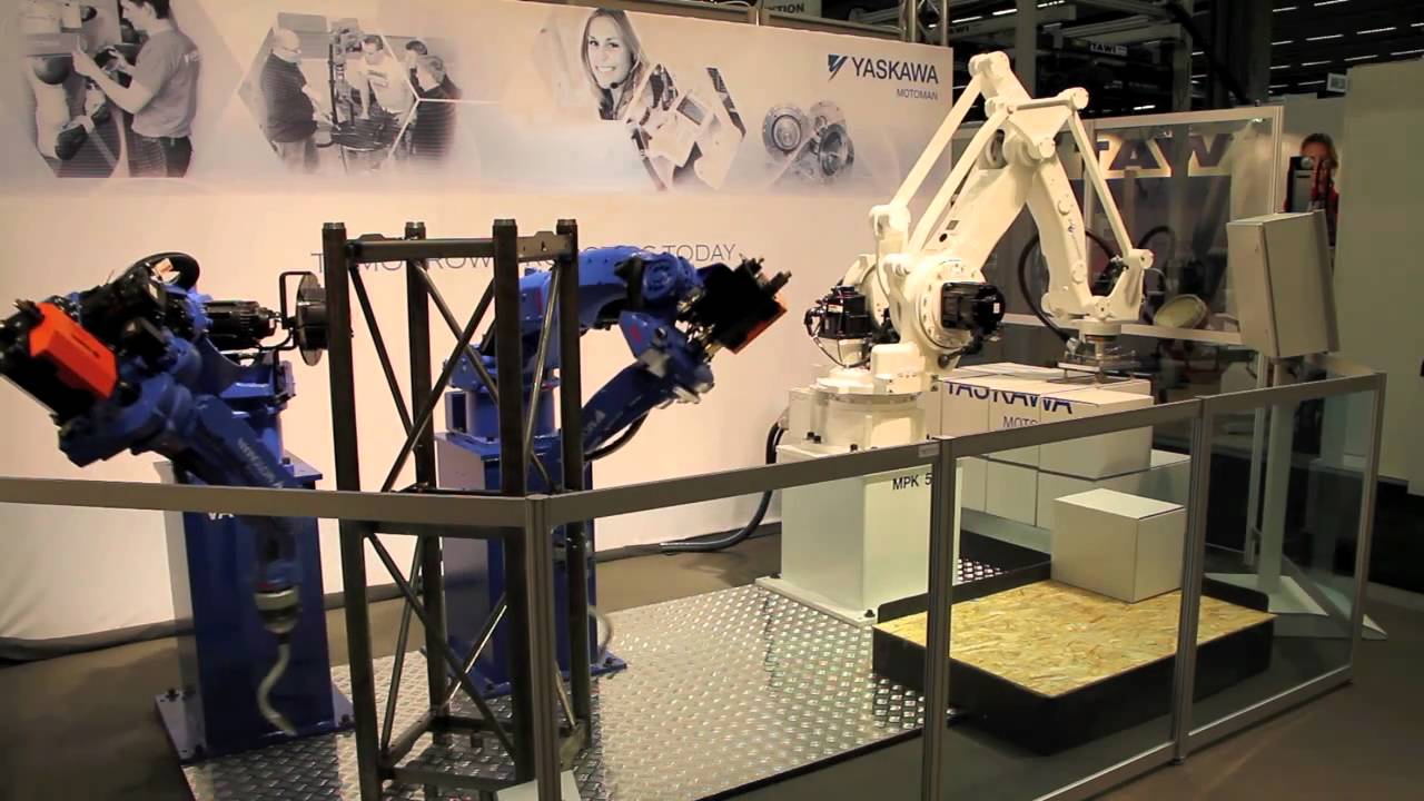 MOTOMAN robots at the Scandinavian Technical Fair 2010 - YouTube