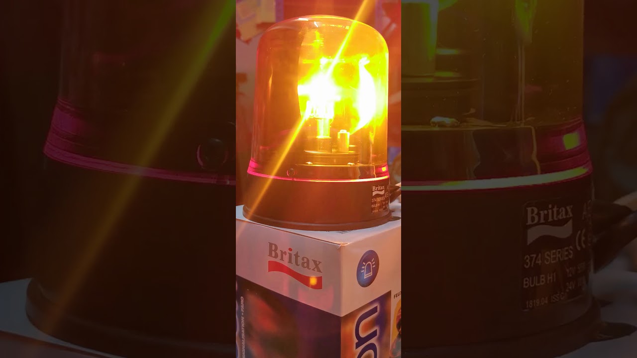 BRITAX 12v 24v Beacon rotate light magnetic - YouTube