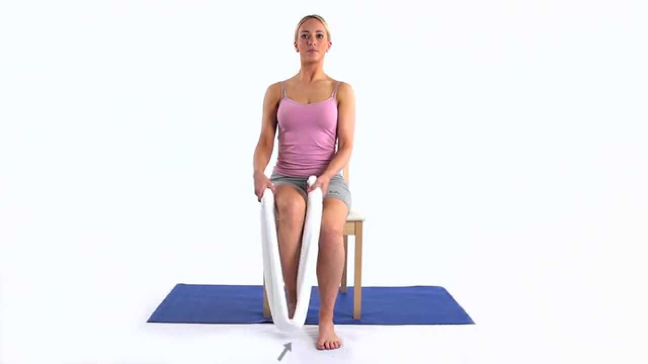 Use a towel to improve your ankle mobility - YouTube