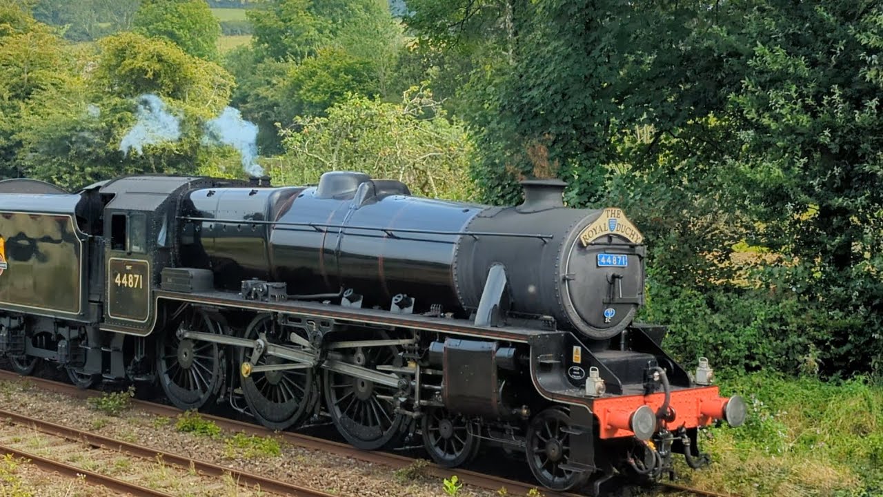 44781 Black 5 on the Royal Duchy - YouTube