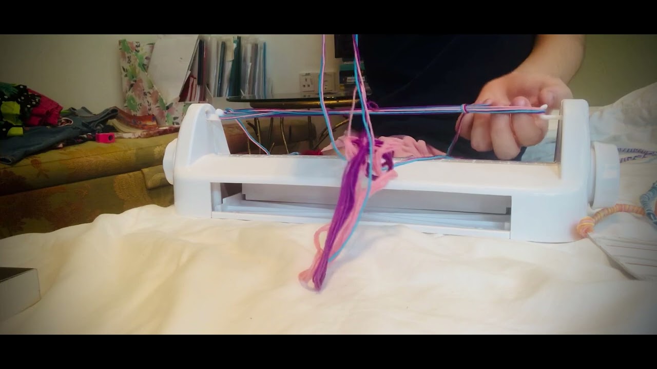 How to make a loopdedoo bracelet - YouTube