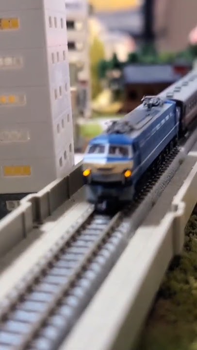 Zゲージ走行動画 ショートVersion No.172 EF66牽引50系ぶどう色客車 臨時快速列車 - YouTube