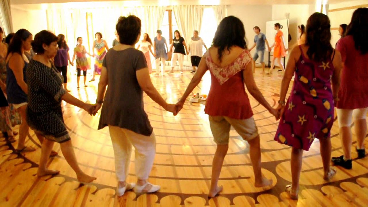 Biserka, Danza Circular - YouTube