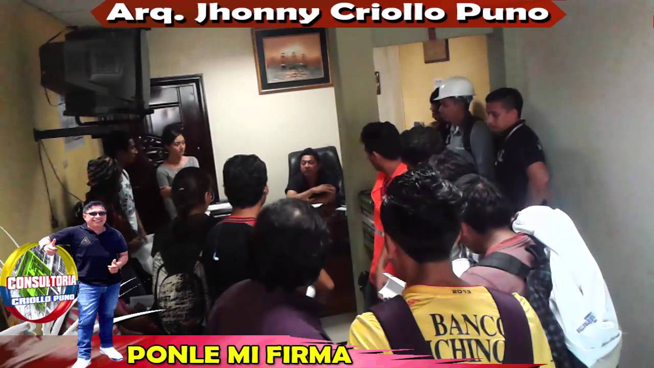 Arq Jhonny Criollo P. Dando una pequeña charla a los chicos de la U. que van a ser las pasantias ...