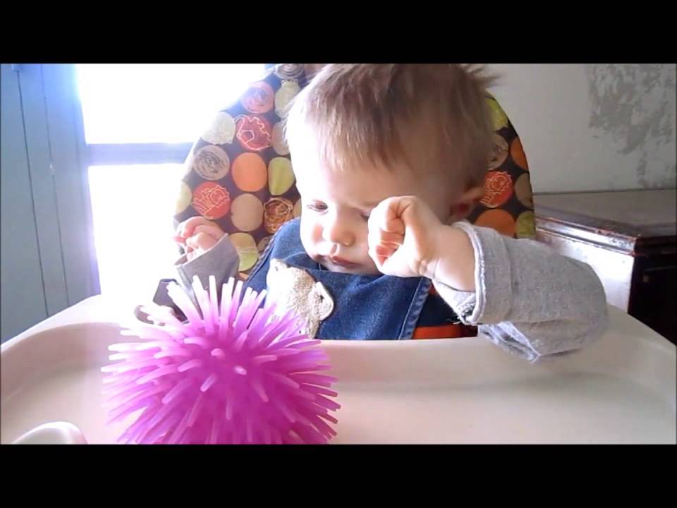 Texture Aversion ( Autism Signs ) - YouTube