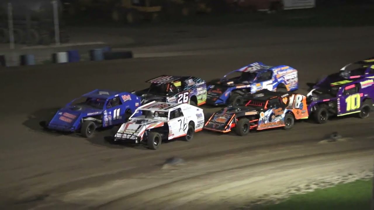 I.M.C.A Heat Race #3 at Crystal Motor Speedway, Michigan on 08-27-2022 ...