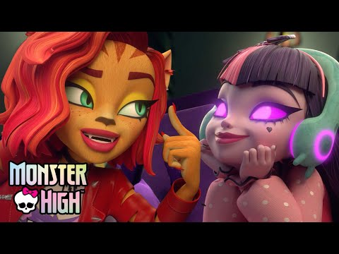 Toralei Mind Controls Monster High Students With a Song! | Monster High