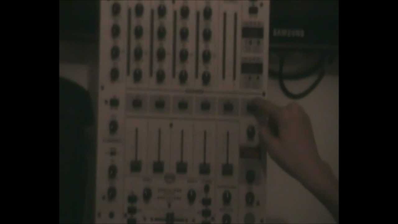 Behringer DJX700 Review! (HD) - YouTube