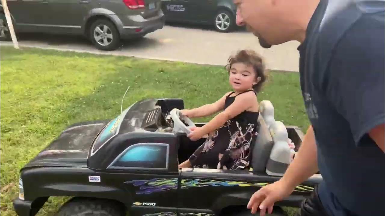 RIDING HER TRUCK (RUN DADDY RUN🤣) - YouTube