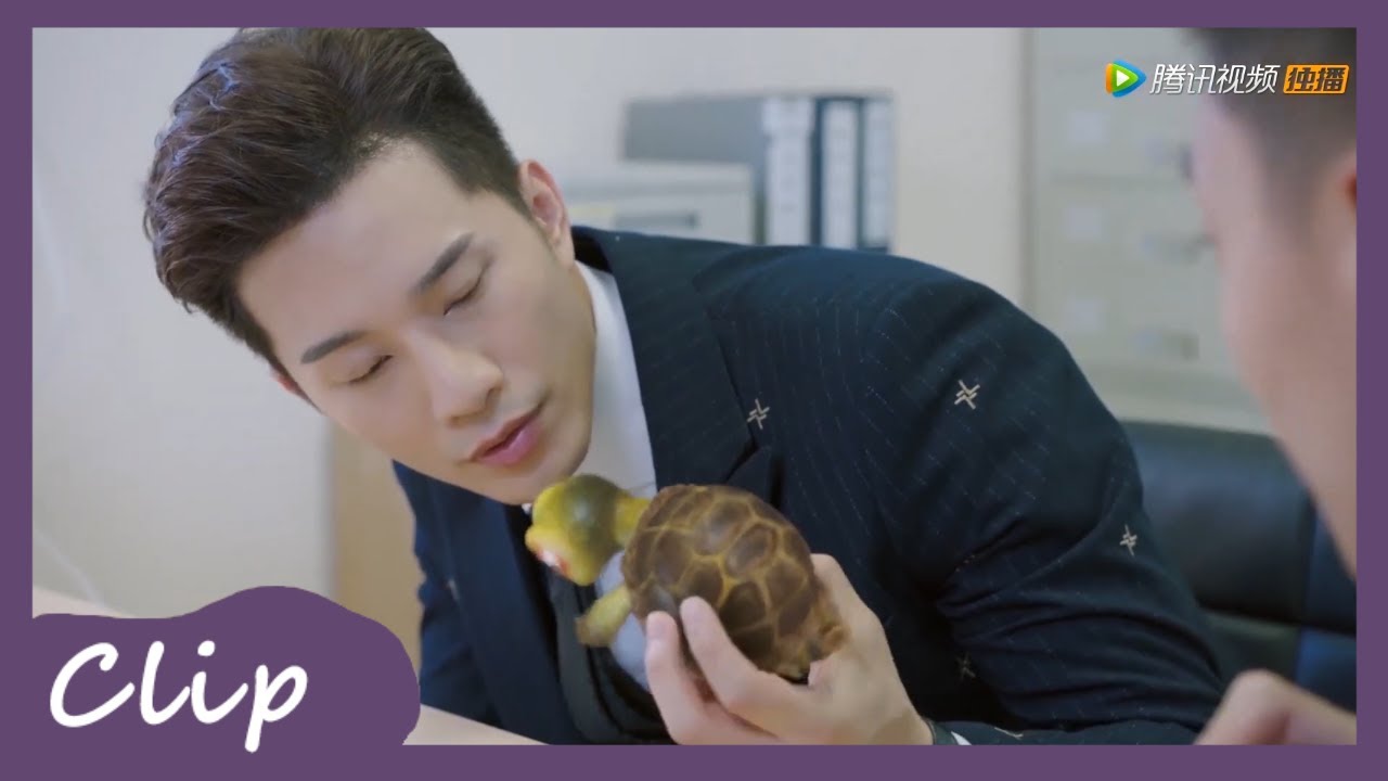 👽Bossy president would die for saving alien girl, her cute alien turtle ...