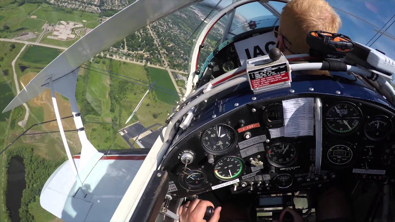 Oshkosh 2015 Fisk arrival and landing in a Pitts S2B (with ATC audio ...