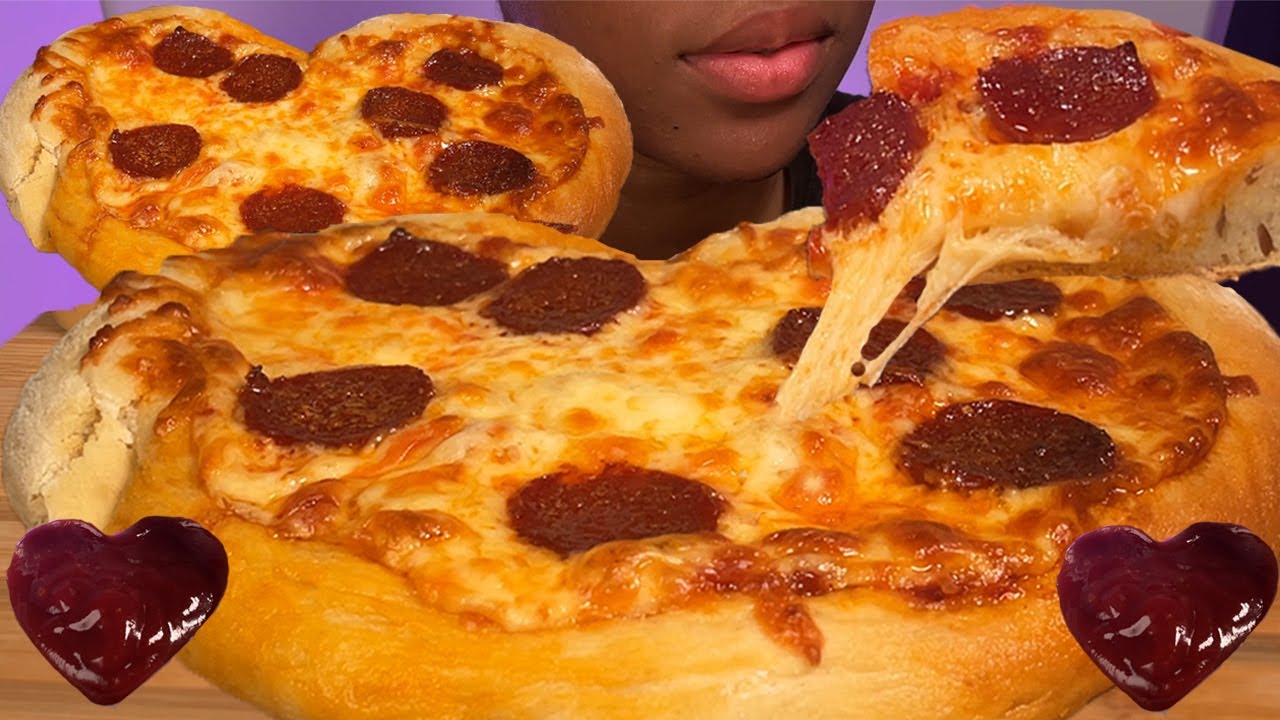 ASMR EATING SOUNDS CHEESY PIZZA 🧀 - YouTube