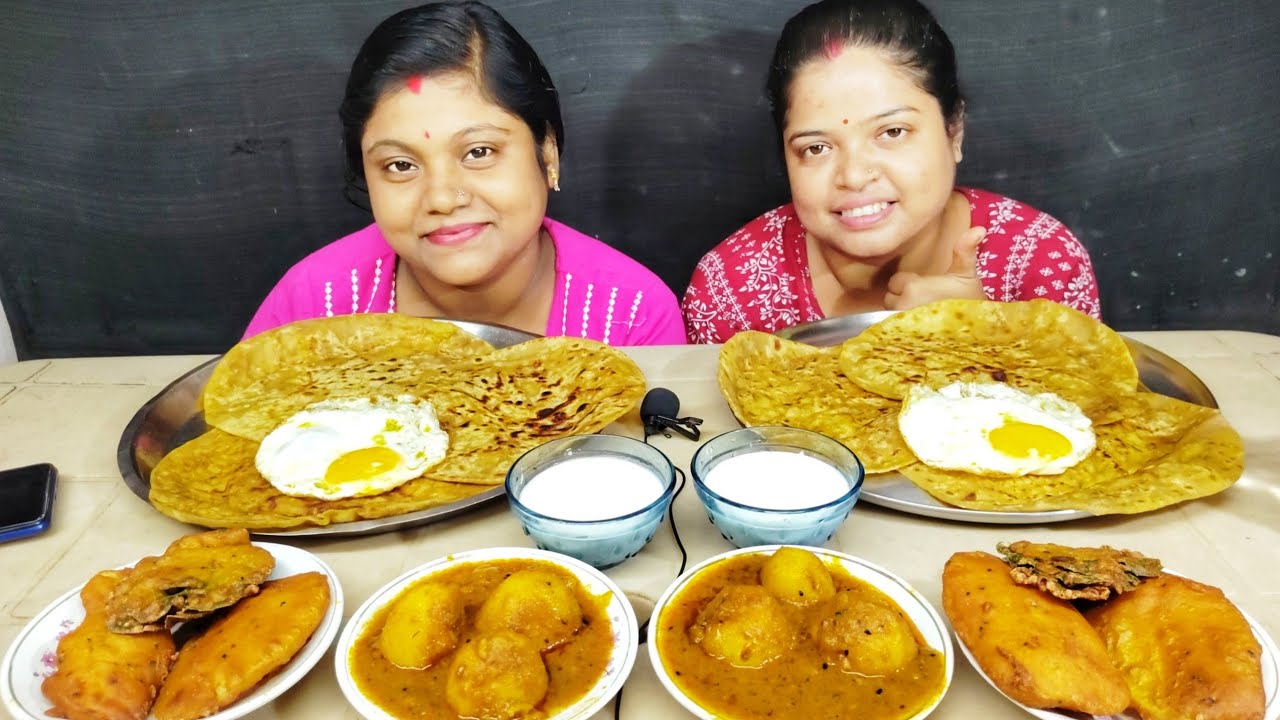 SPICY ALOOR PARATHA ALOOR DUM PAKORA DAHI EATING CHALLENGE // food ...