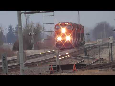 BNSF 3274 West in Verona, IL (12/29/20) - YouTube