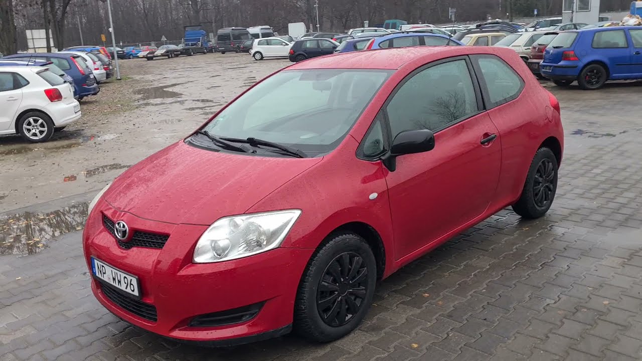 Toyota Auris Red - YouTube