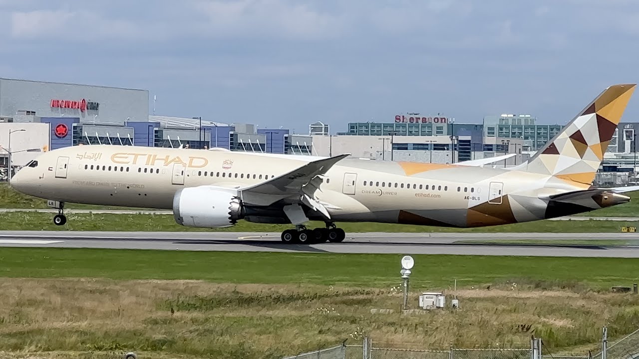 4K60P iPhone | HEAVY Aircrafts Landings at Toronto Pearson Airport ...