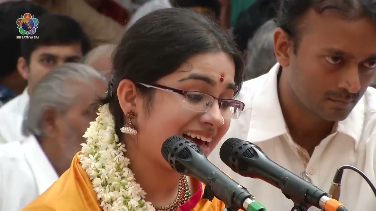 Bhagyada Lakshmi Baramma | Abhirami Ajai | Aug 28, 2015 | Sri Sathya ...