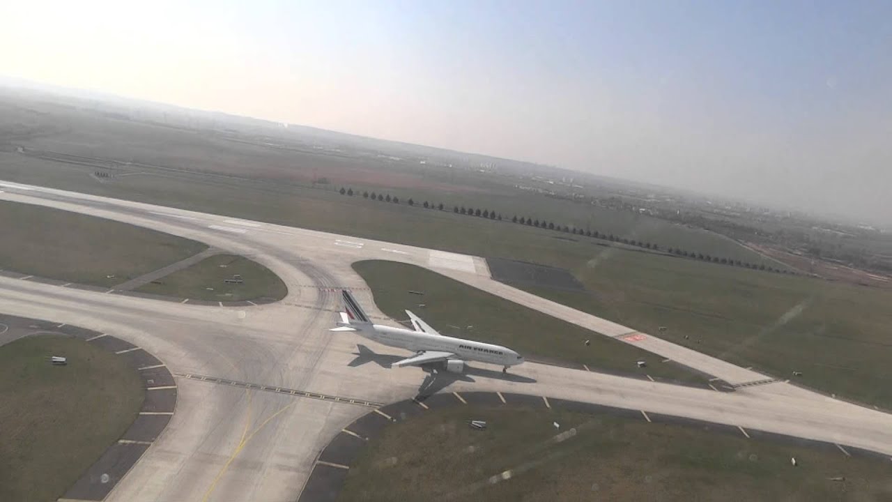 AA B-767-300ER Take-Off From CDG - YouTube