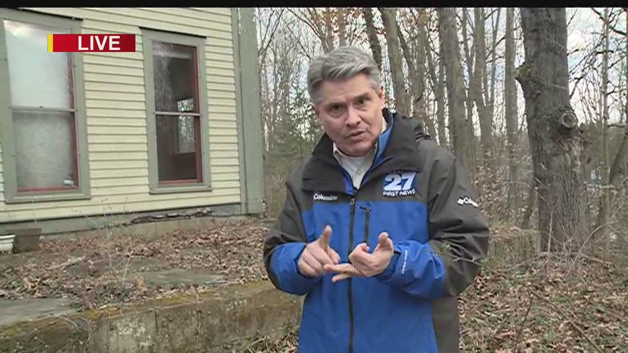 Stan Boney live outside historical Canfield house - YouTube