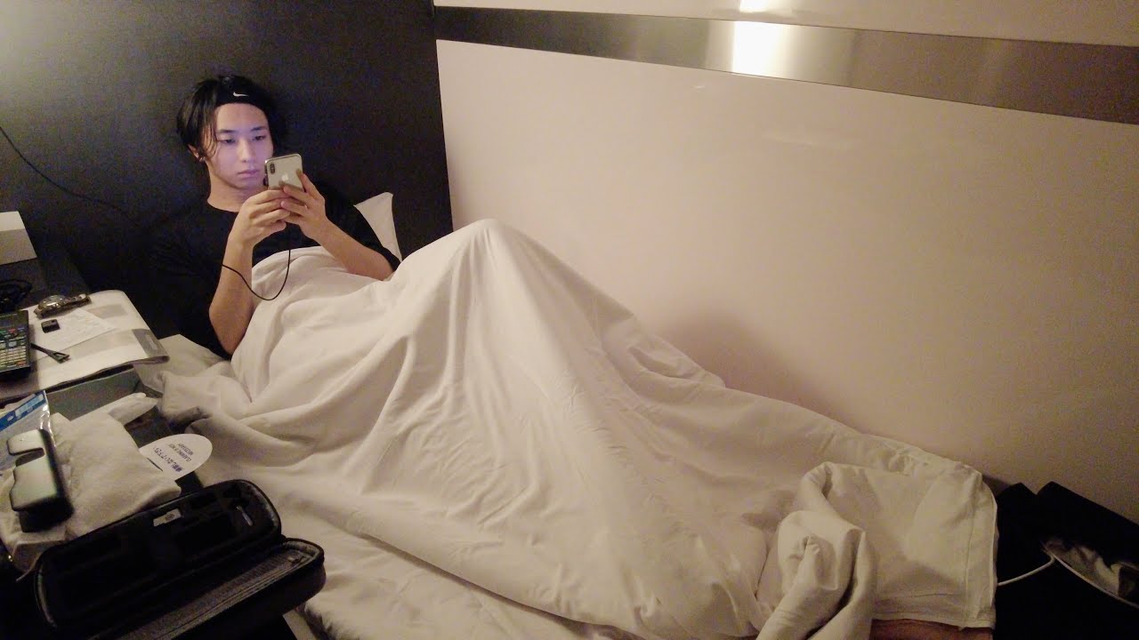 Staying at Business Class Capsule Hotel in Tokyo Japan | First Cabin ...