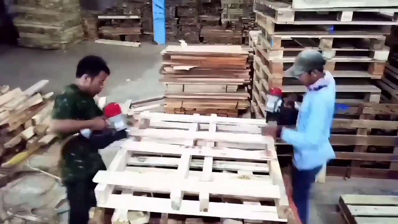 Sesi pembuatan pallet kayu.. - YouTube