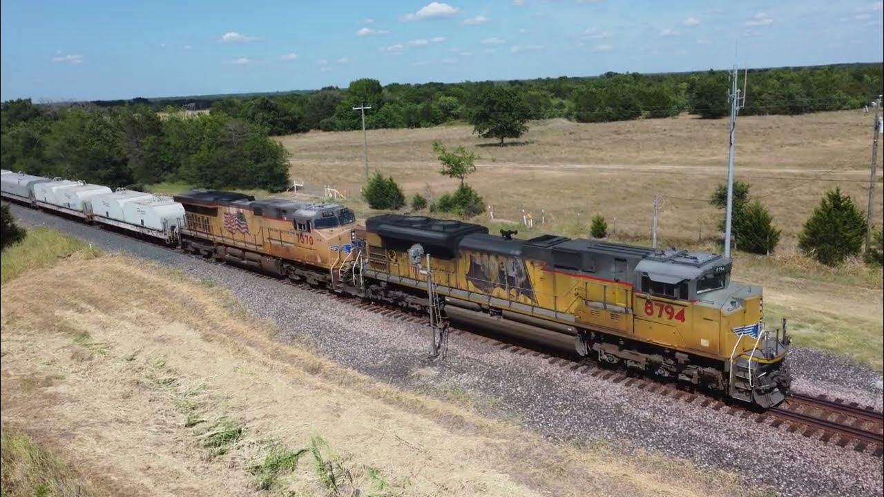 Southbound UP 8794/7370, Mixed freight Train, "Ennis Sub" Groesbeck, TX, 7-6-2022, DJI - YouTube