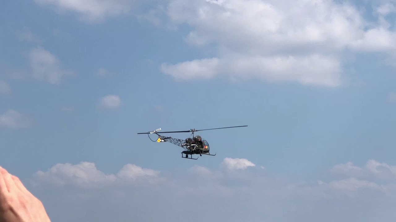 Bell 47G - Red Bull - Helicopter Show - KRAL INFO 19.5.2019 - YouTube