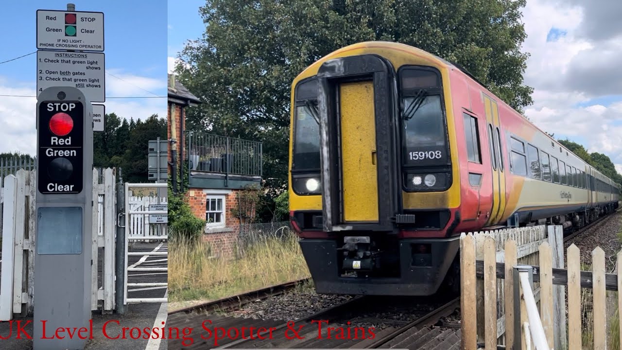 Teffont Mill Miniature Warning Light Crossing, Wiltshire - YouTube