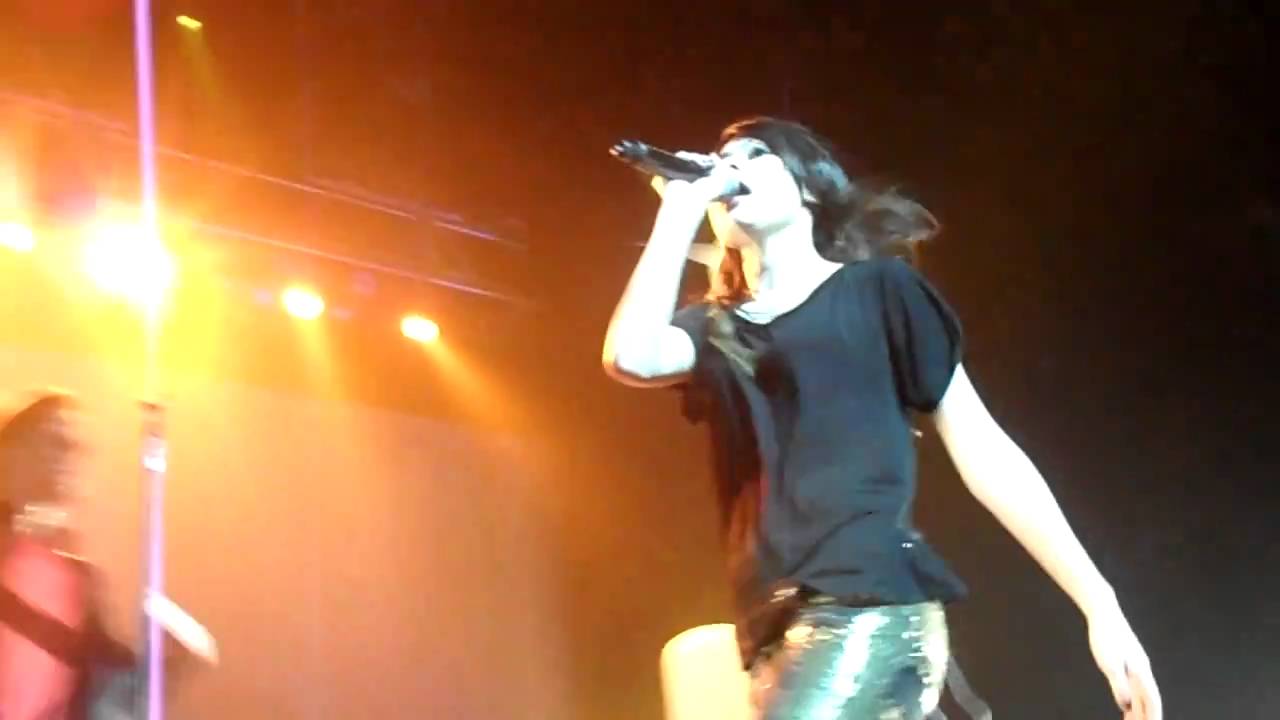 miranda cosgrove DANCING CRAZY - YouTube