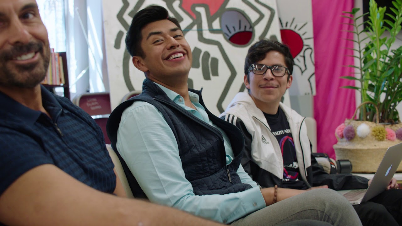 Meet Eric Resendiz, community journalist for the East LA area | ABC7 ...