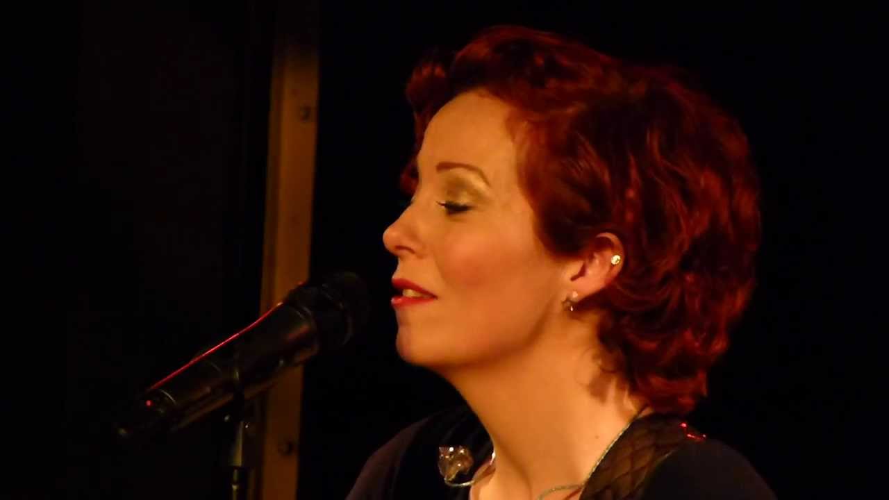 Anneke van Giersbergen - Beautiful one (live Berlin 2013) - YouTube