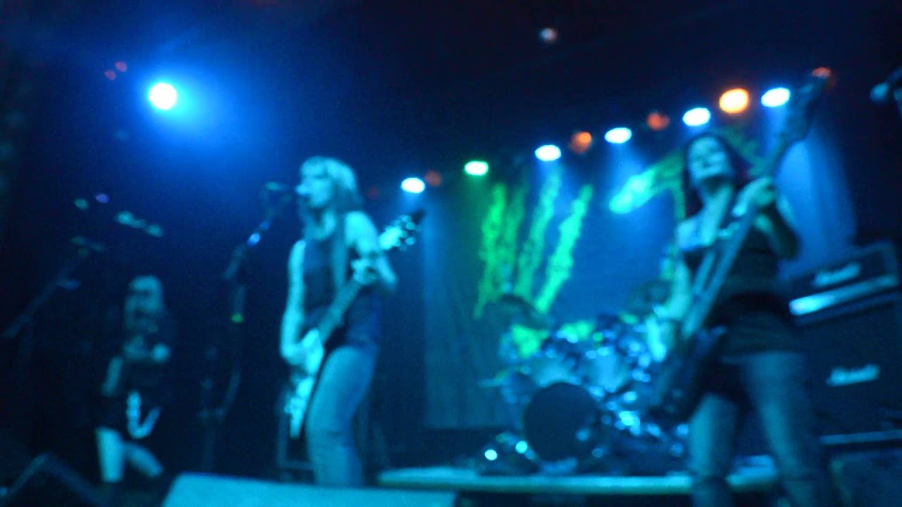 L7 - Shove/Mr. Integrity at the Warsaw, Brooklyn 9/9/15 - YouTube