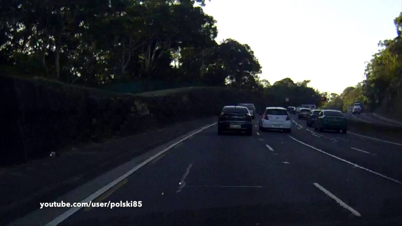 Dash Cam : two cars one lane - YouTube