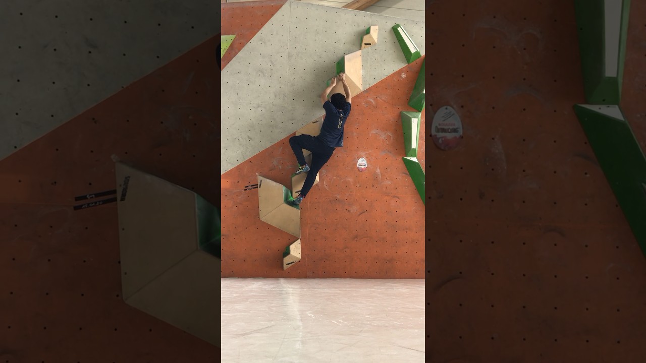 Comp wall boulder #bouldering #klettern - YouTube