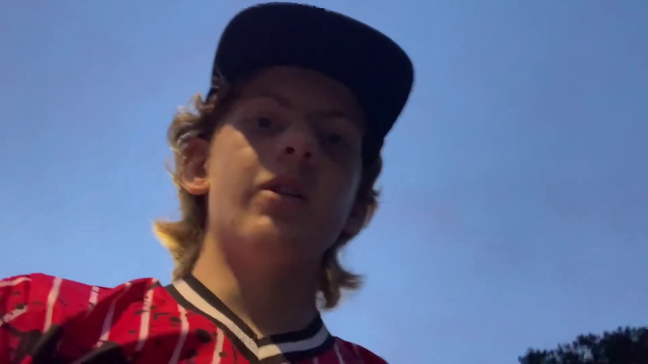 How To Ride a cruiser board | Scott Howland - YouTube