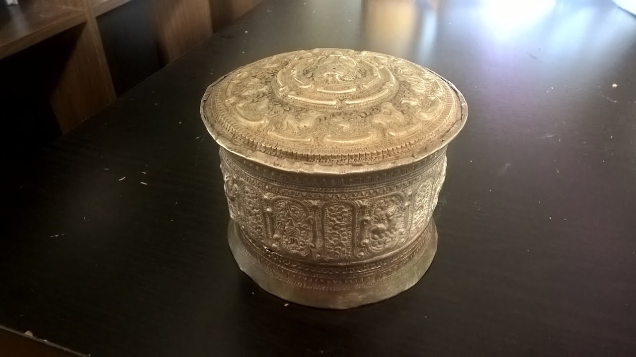 SILVER Burmese Betel Leaf Box 18-19th c. - YouTube