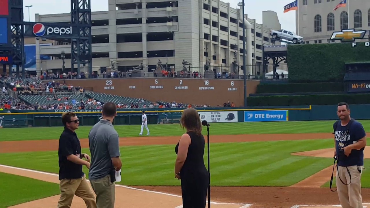 Robyn Crump National Anthem, Comerica Park 2017 - YouTube