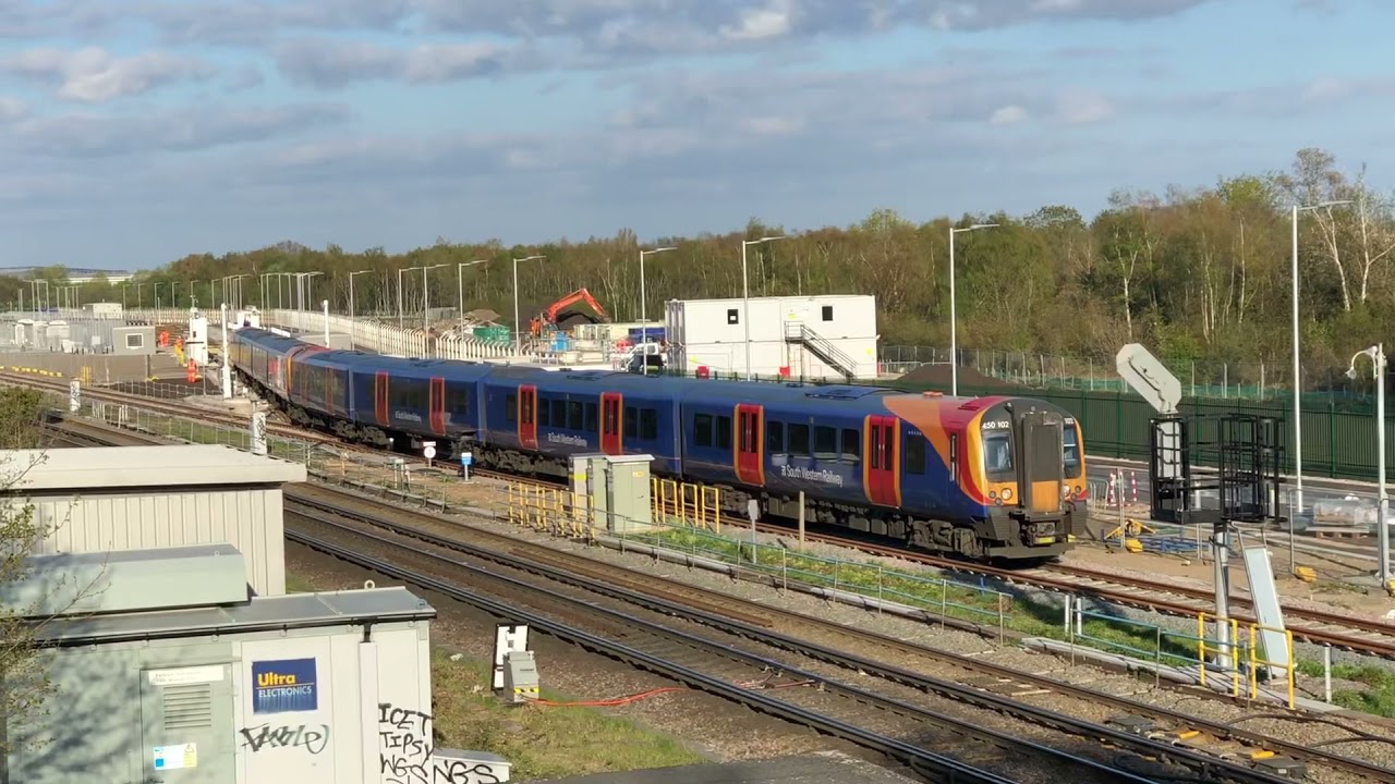 *FIRST EVER* Class 450 arriving at New Feltham Depot (With depot ...