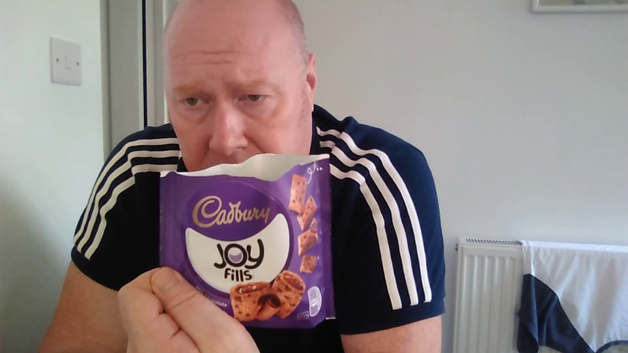 Cadbury Joy Fills Milk Chocolate Creme Cookies Pouch - YouTube